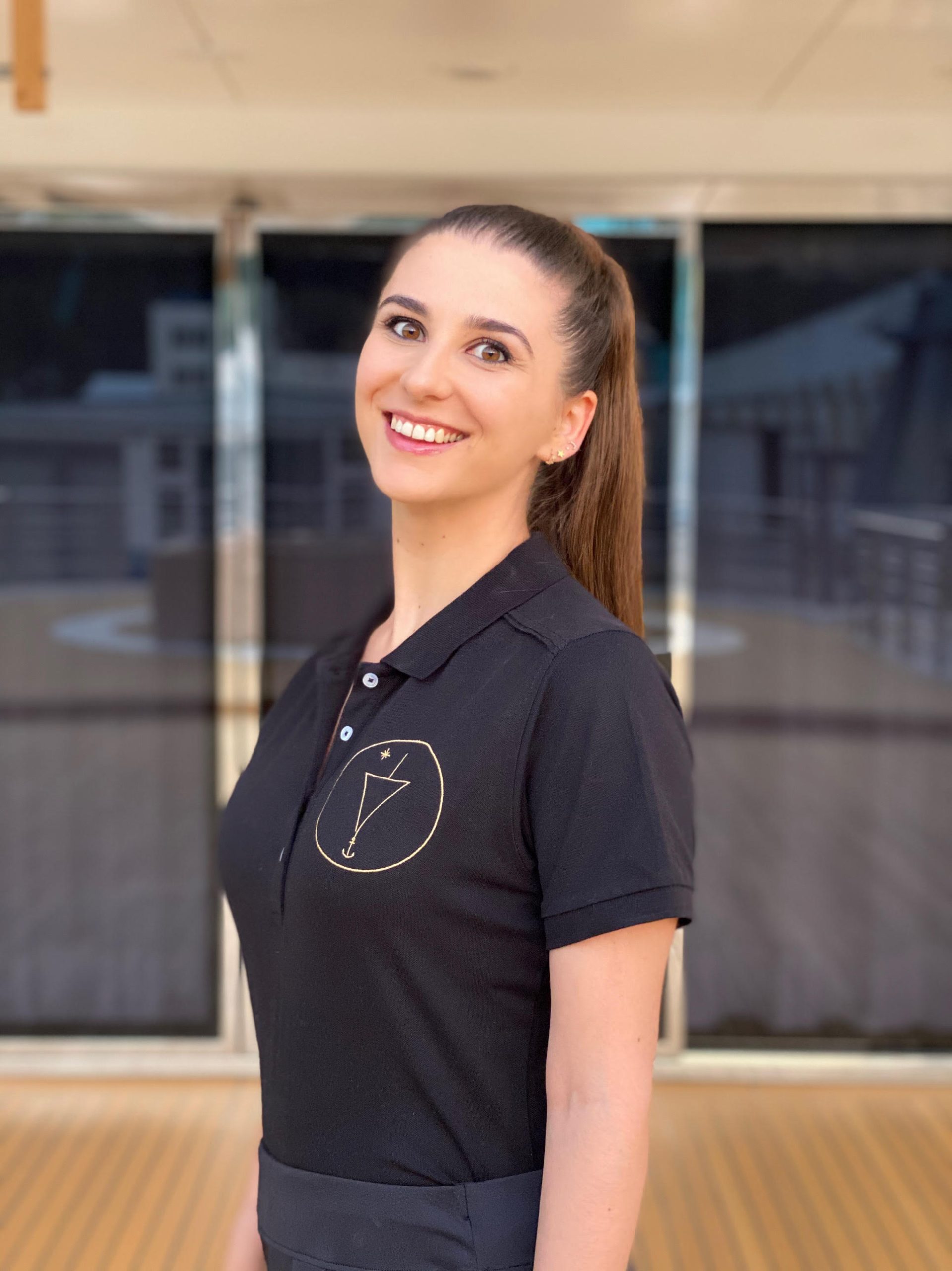 Trabajar en Yates 6 meses al año con Jamila, jefa de azafatas